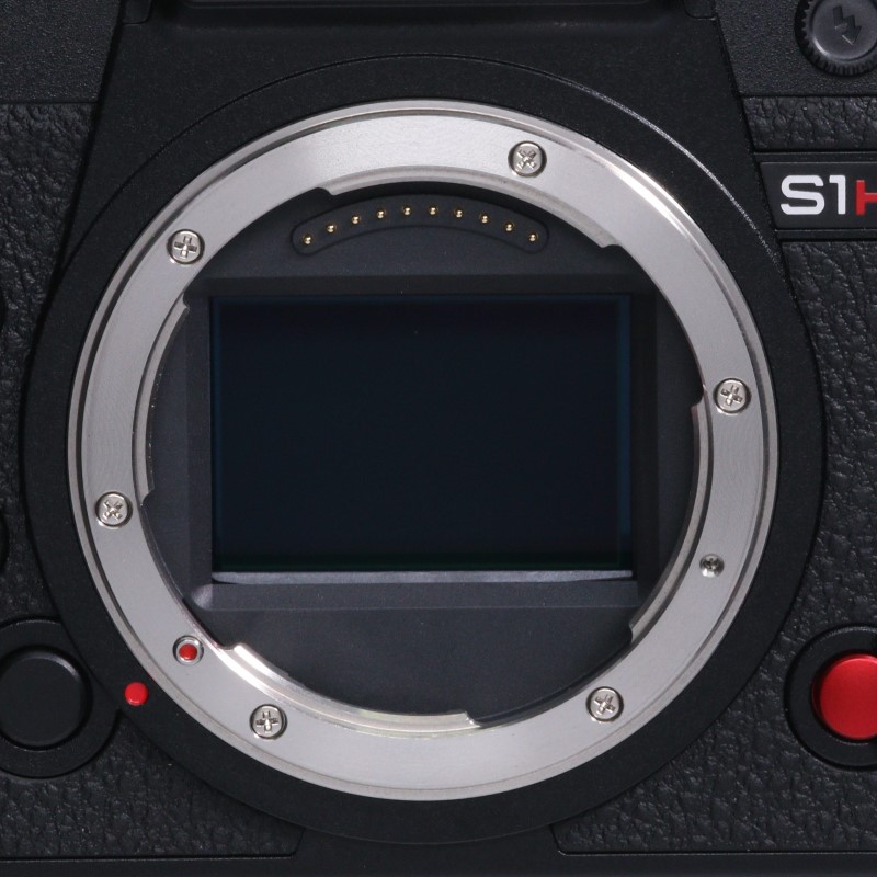 Panasonic LUMIX DC-S1H 中古 C2120199102960｜フジヤカメラ